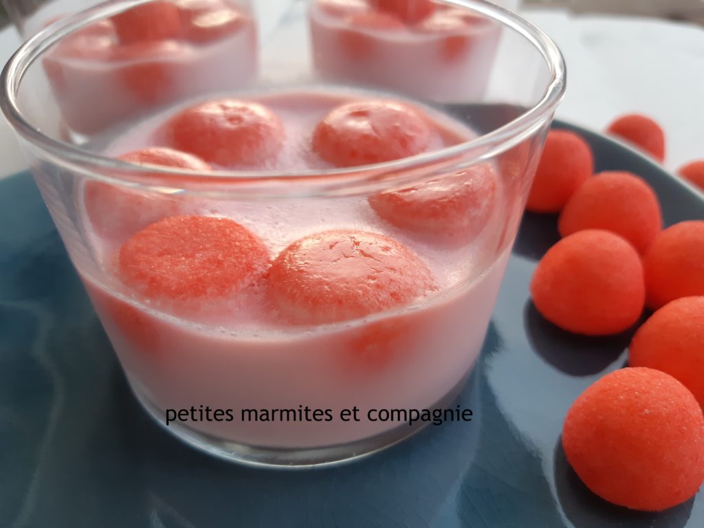 Panna cotta roses... aux fraises Tagada - PETITES MARMITES ET COMPAGNIE